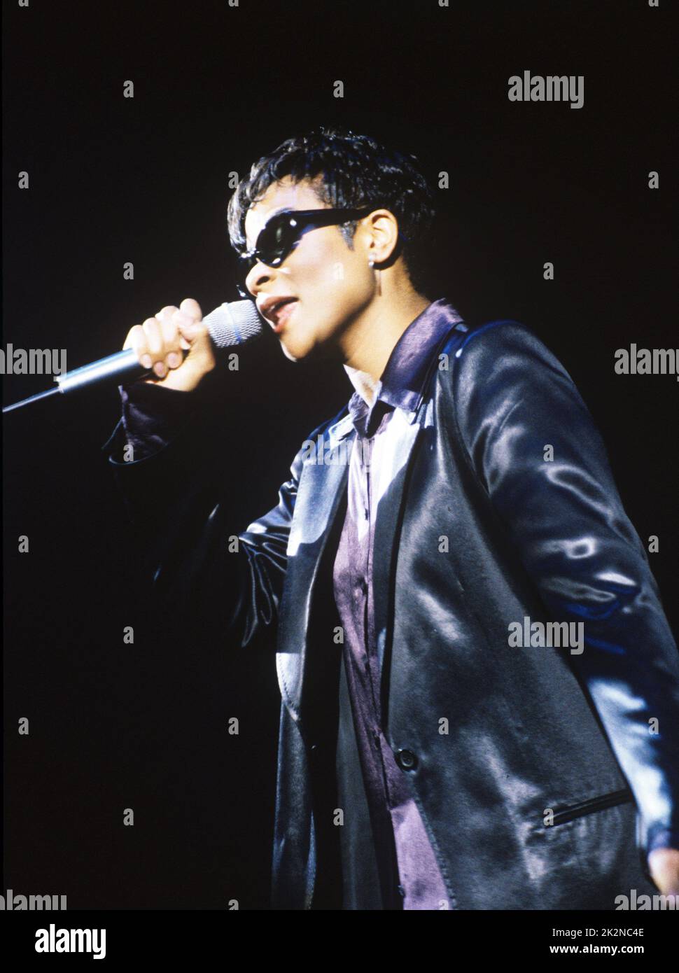 Gabrielle singer 90s hi-res stock photography and images - Alamy