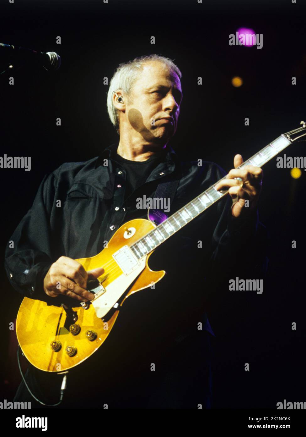 British vocalist hi-res stock photography and images - Alamy