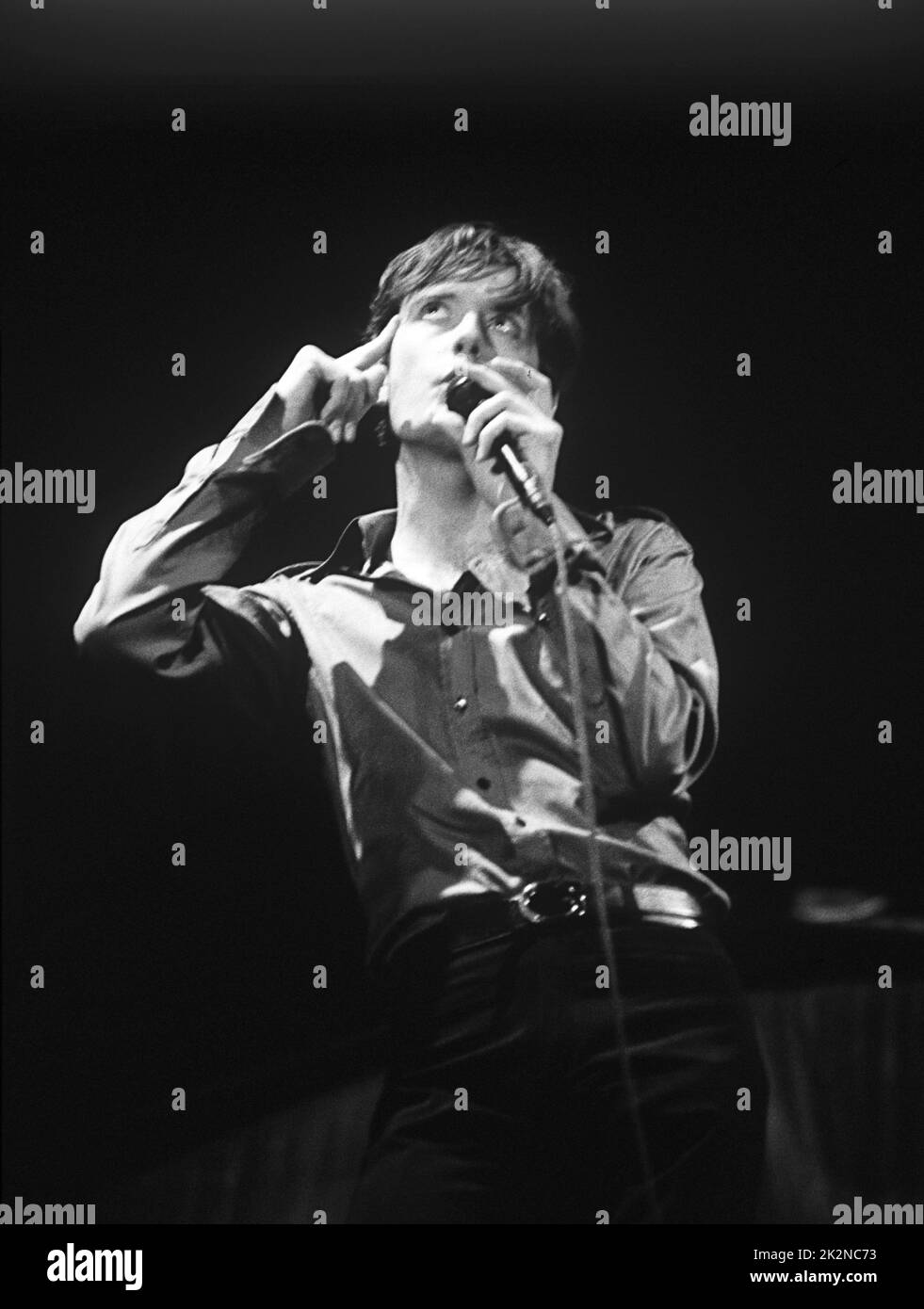 Jarvis cocker live Black and White Stock Photos & Images - Alamy