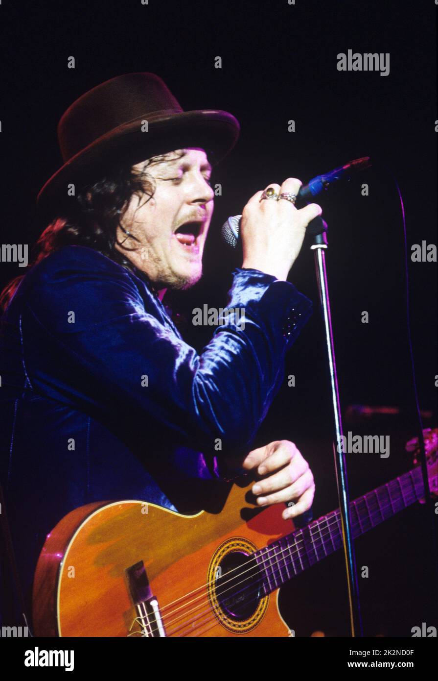 Zucchero fornaciari 1990's hi-res stock photography and images - Alamy
