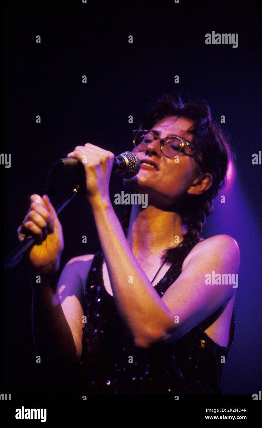 Eddi reader in concert hi-res stock photography and images - Alamy