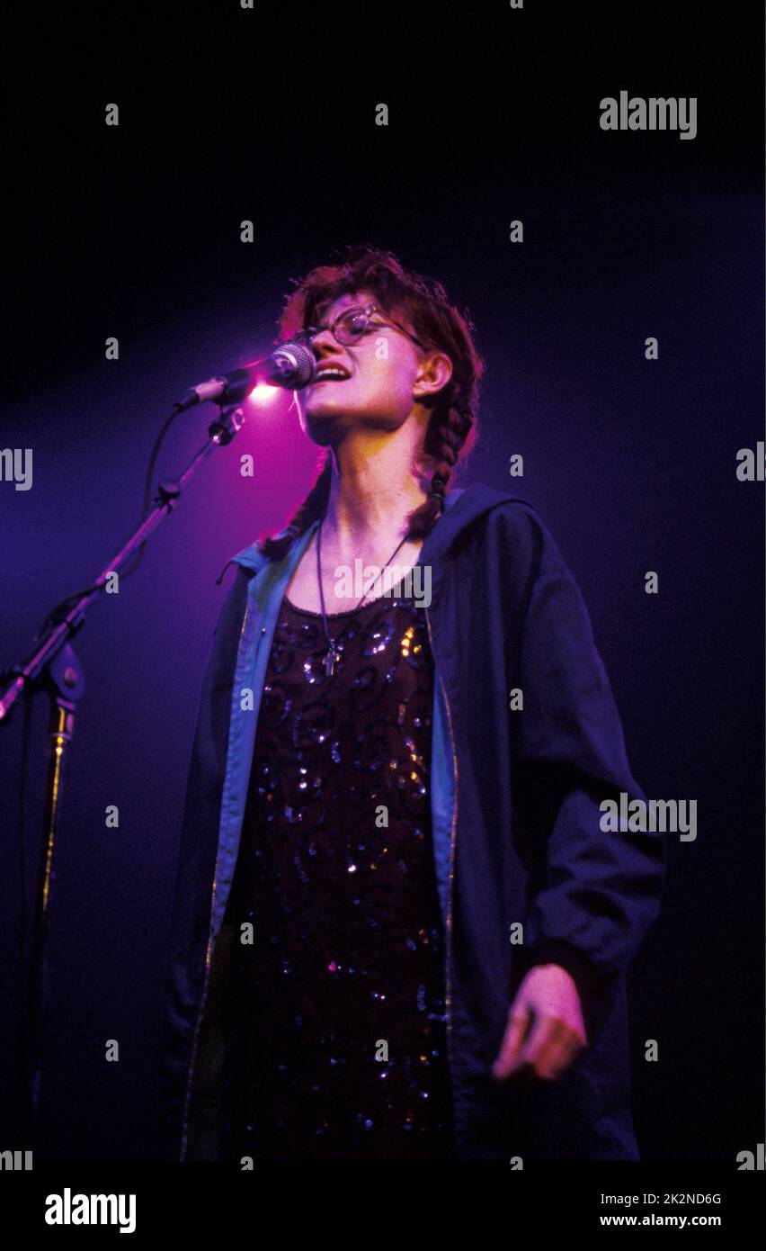Eddi reader in concert hi-res stock photography and images - Alamy