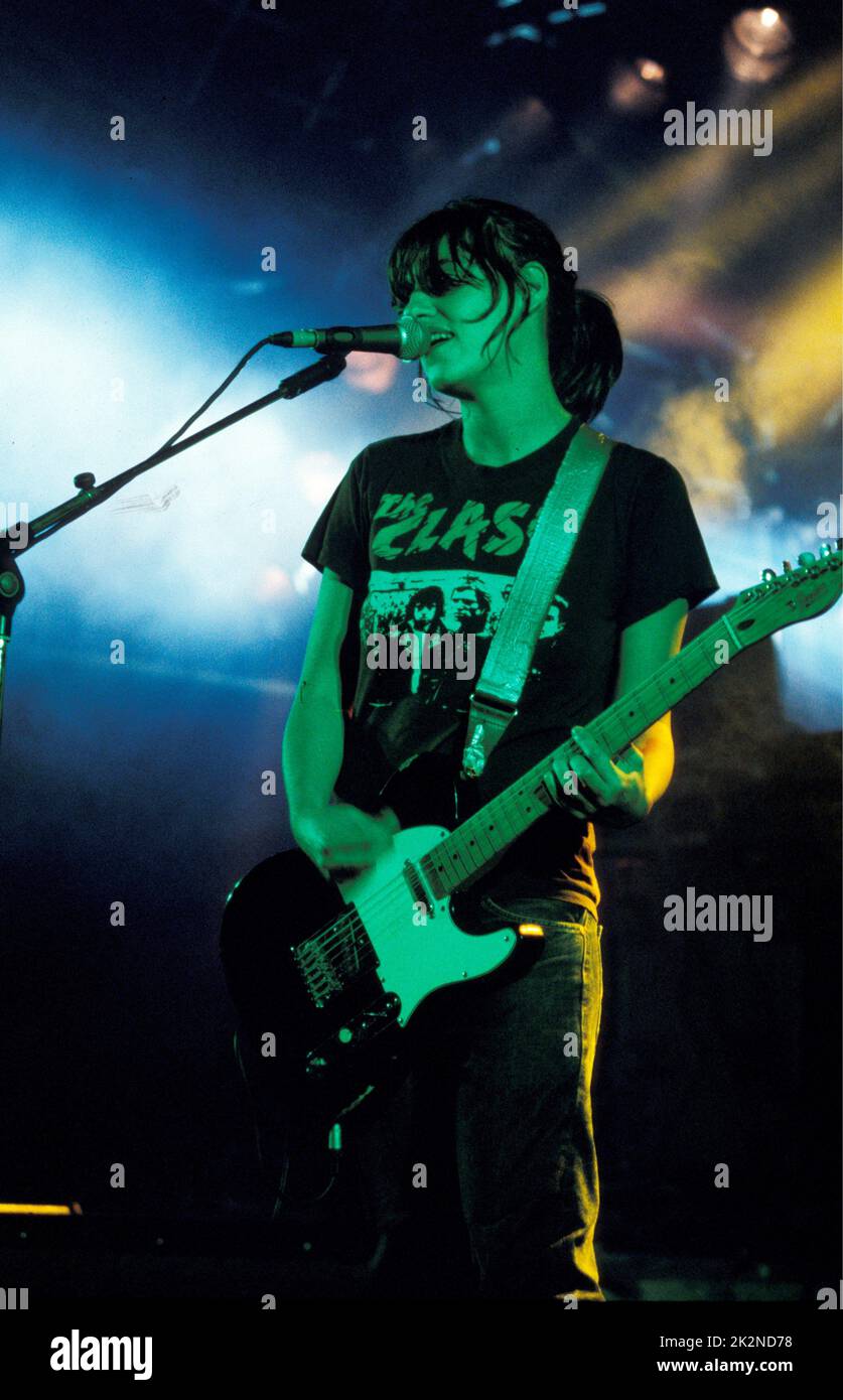 Elastica 1990s hi-res stock photography and images - Alamy