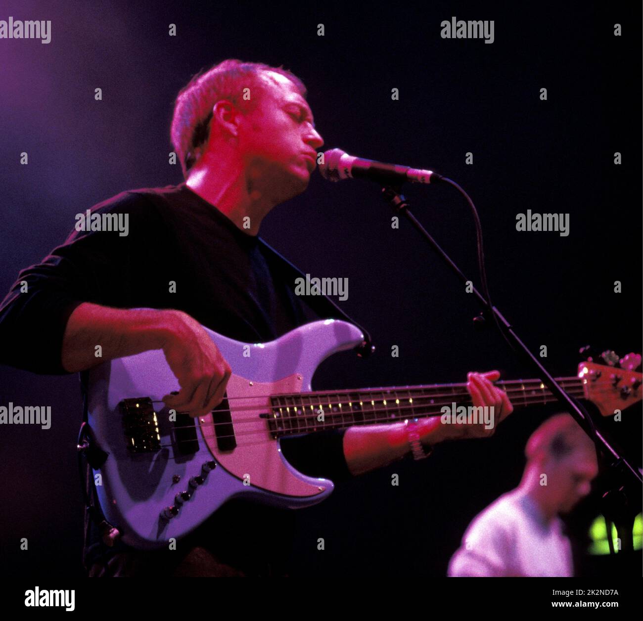 Level 42 1990 hi-res stock photography and images - Alamy