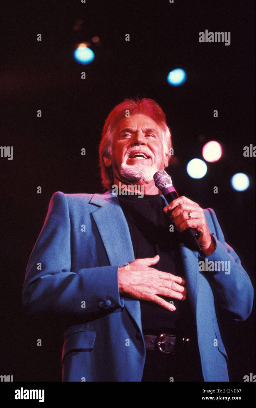 KENNY RODGERS ; live in London, UK ; 1 June 1999 ; Credit : Mel ...
