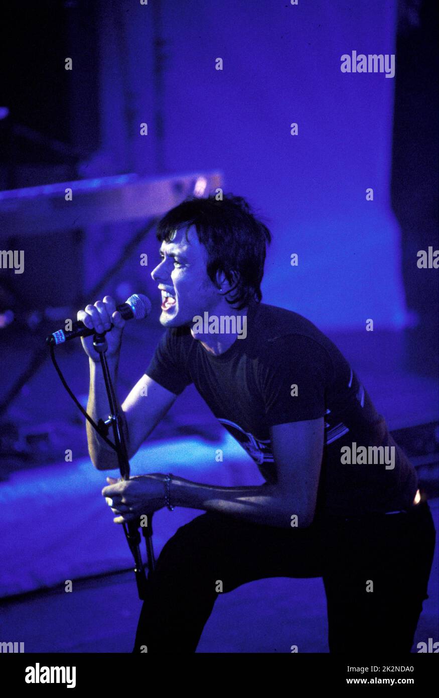 Brett anderson suede 1990s hi-res stock photography and images - Alamy