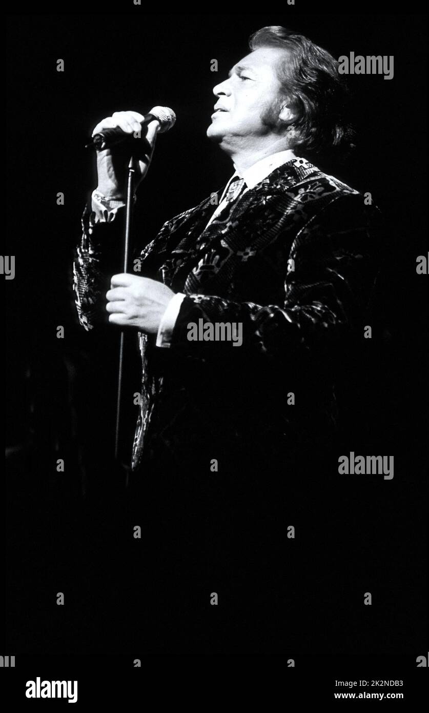 Engelbert humperdinck uk singer in hi-res stock photography and images ...