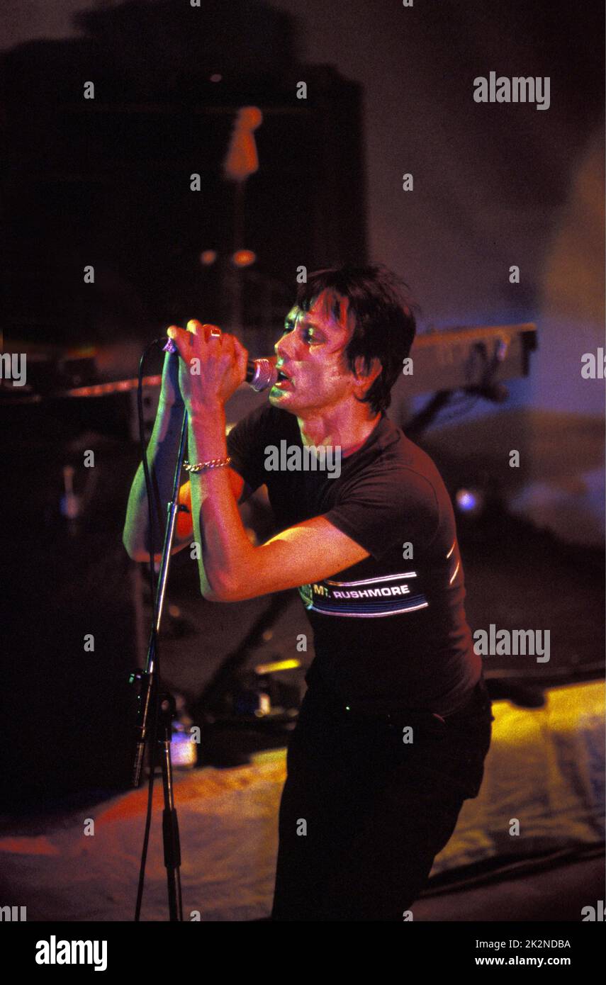 Suede brett anderson 1990s hi-res stock photography and images - Alamy