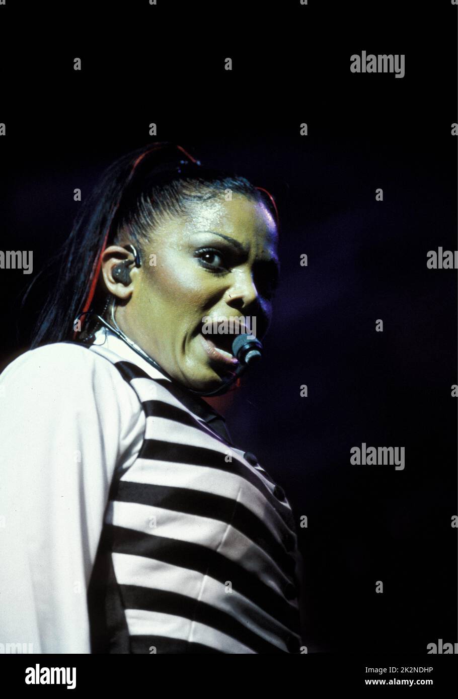 Janet jackson 1990s hi-res stock photography and images - Alamy