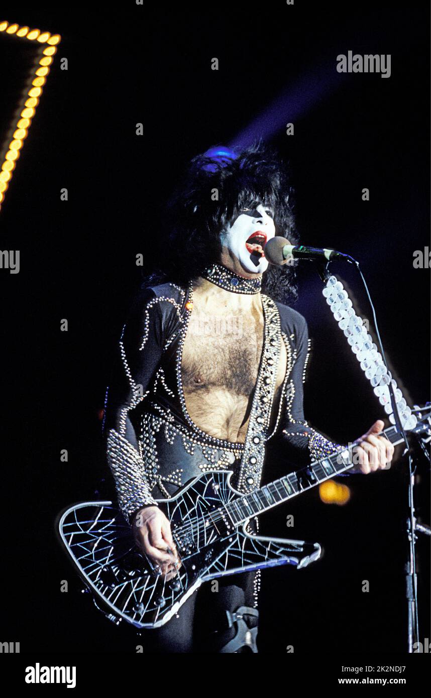 1990s london march hi-res stock photography and images - Alamy