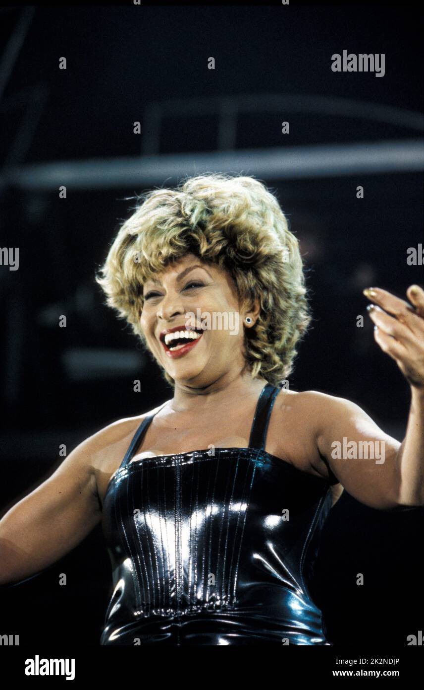 Tina turner in concert london hi-res stock photography and images - Alamy