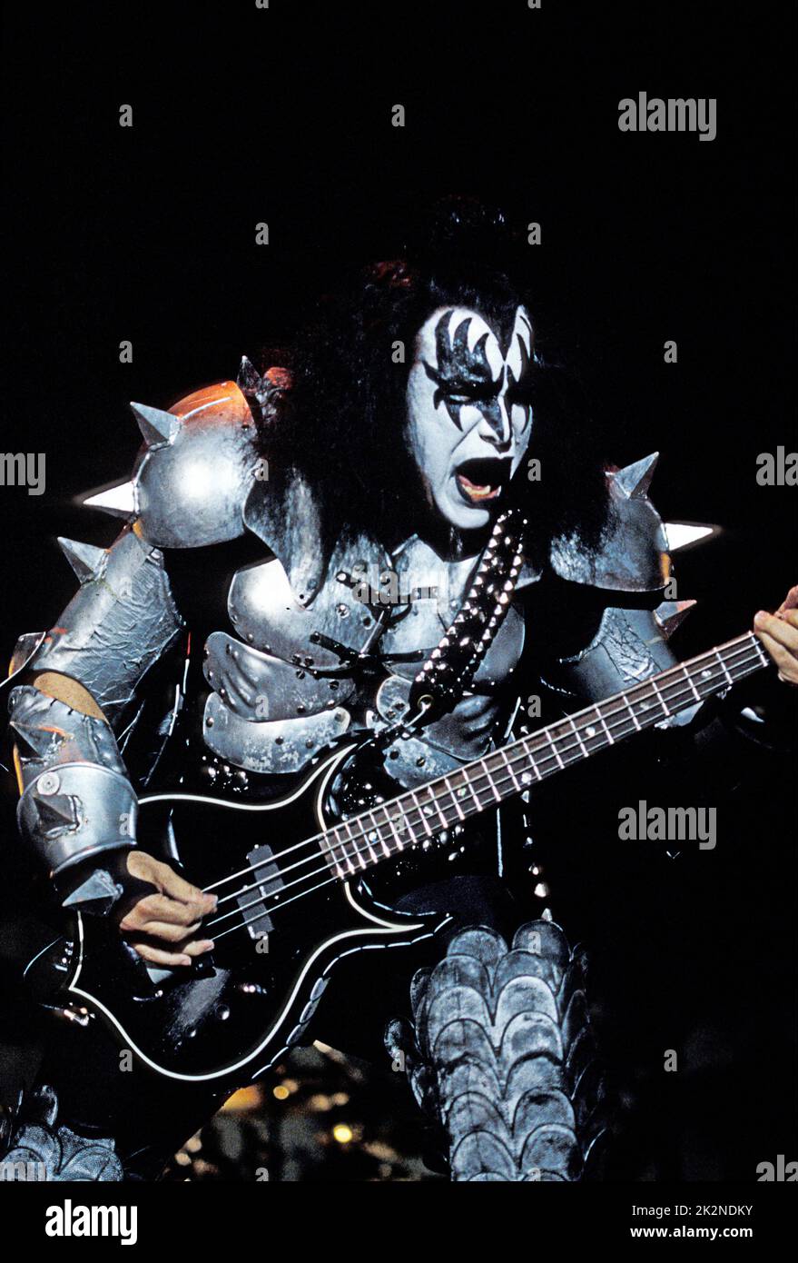 Gene simmons kiss costume hi-res stock photography and images - Alamy