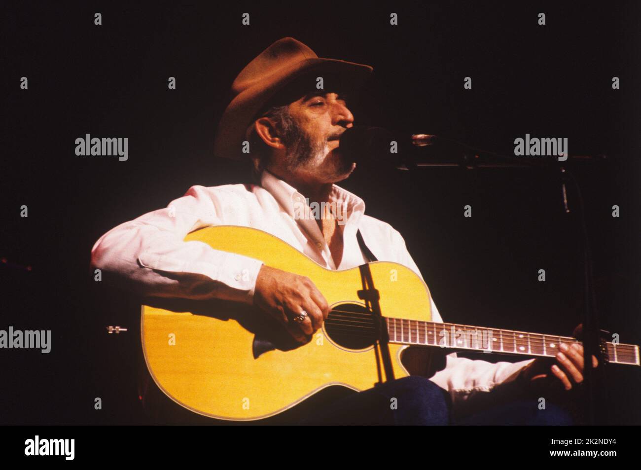 Don s williams hi-res stock photography and images - Alamy