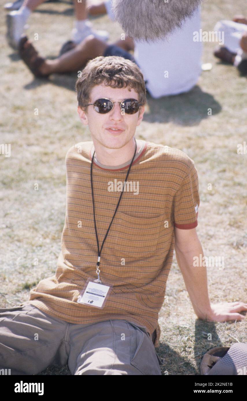 Britpop frontman hi-res stock photography and images - Alamy