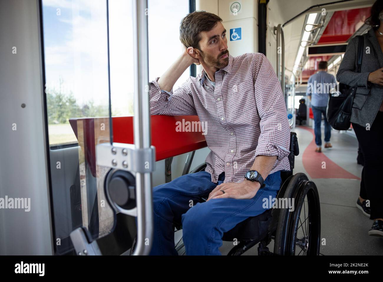American commuter train hi-res stock photography and images - Alamy