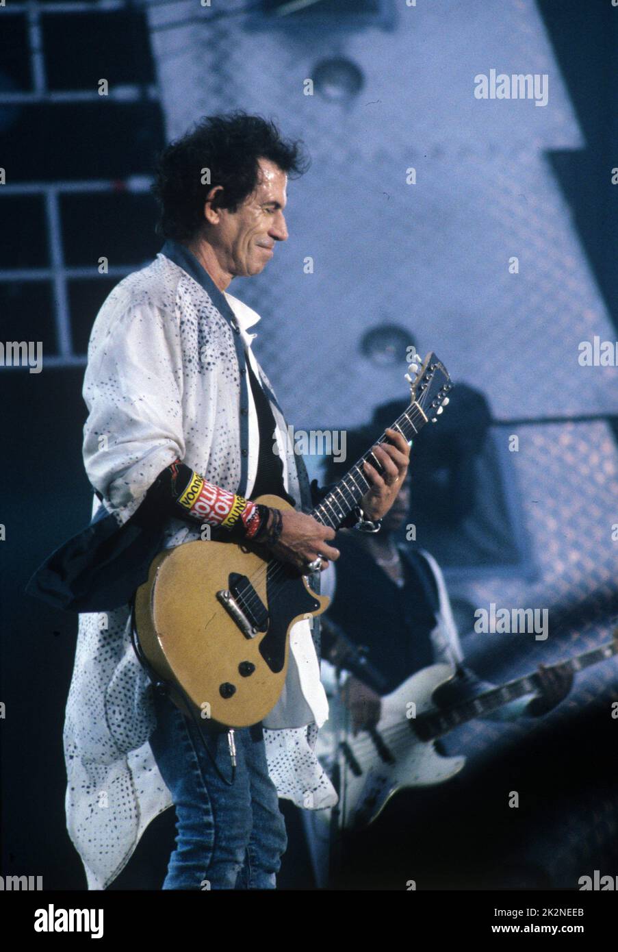 Concert wembley stadium 1995 hi-res stock photography and images - Alamy