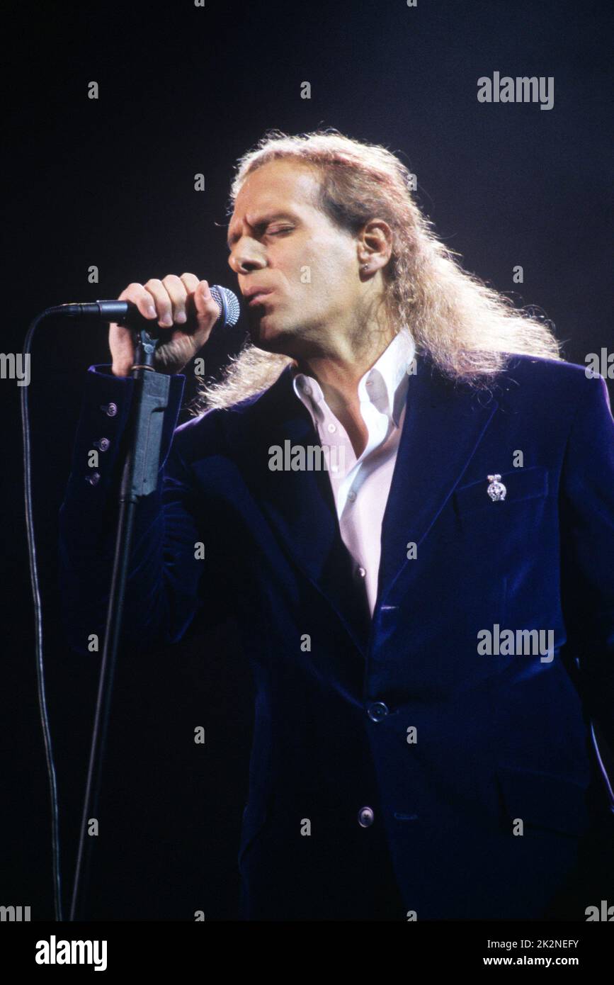 Michael bolton 1996 hi-res stock photography and images - Alamy
