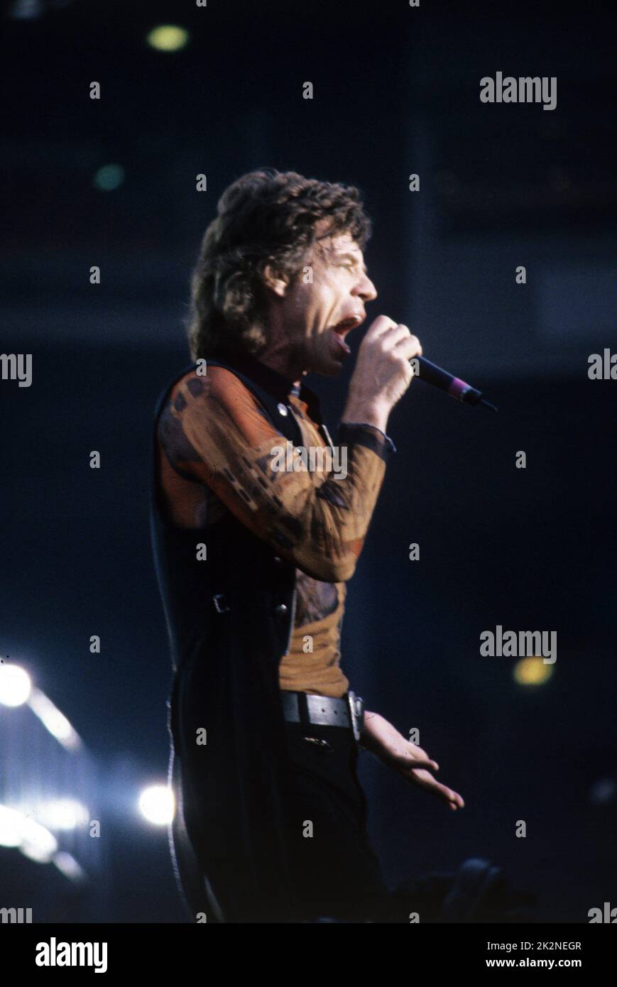 Concert wembley stadium 1995 hi-res stock photography and images - Alamy