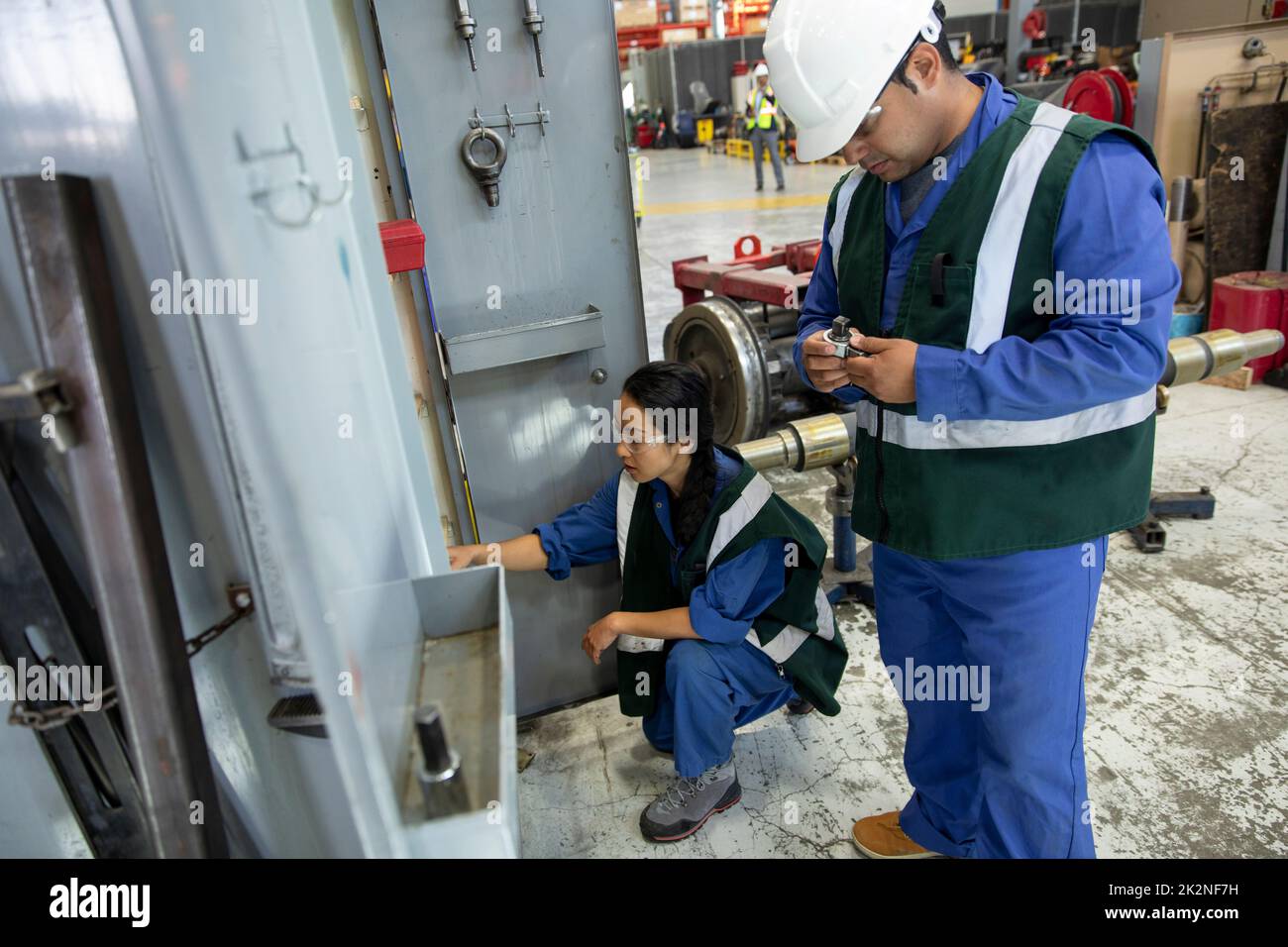 Transit workers hi-res stock photography and images - Alamy