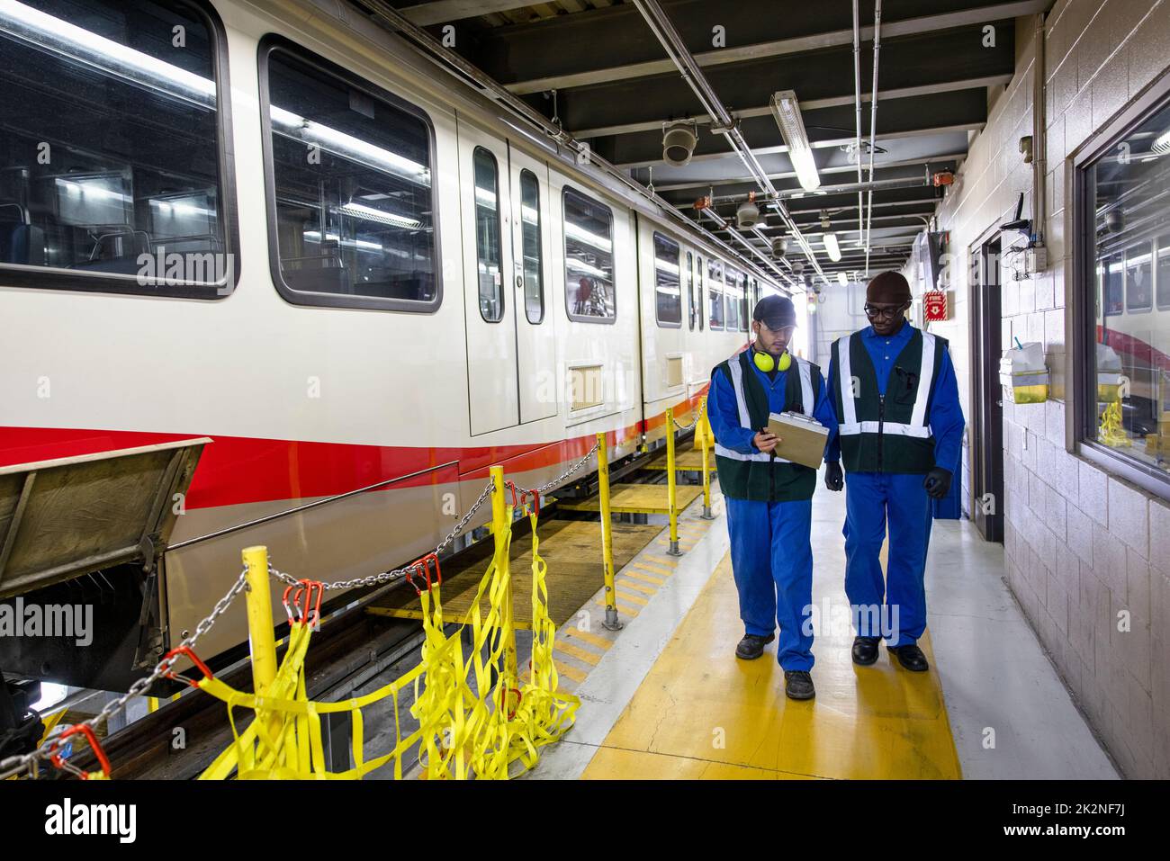 Transit walking hi-res stock photography and images - Alamy