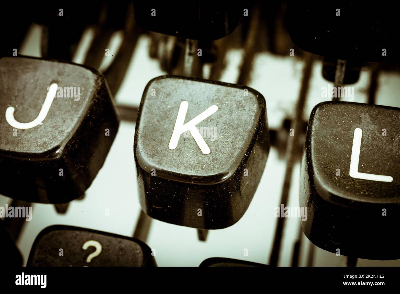 K letter on a vintage typewriter keyboard Stock Photo - Alamy