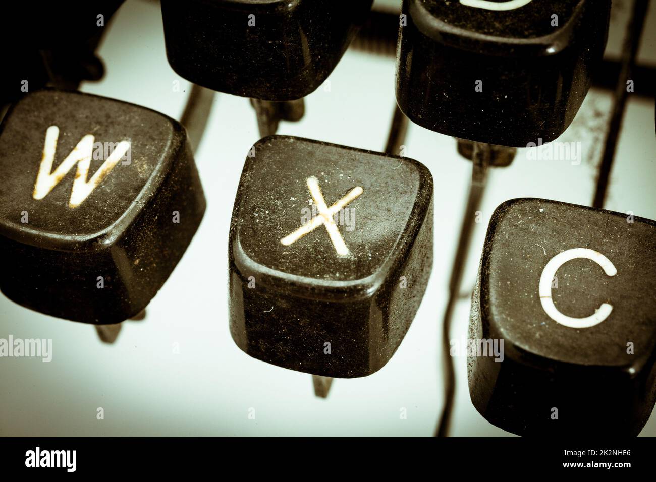 X letter on a vintage typewriter keyboard Stock Photo - Alamy