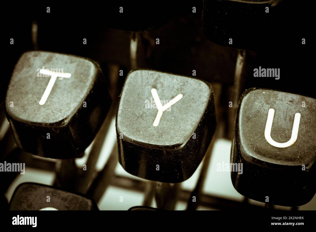 Y letter on a vintage typewriter keyboard Stock Photo - Alamy