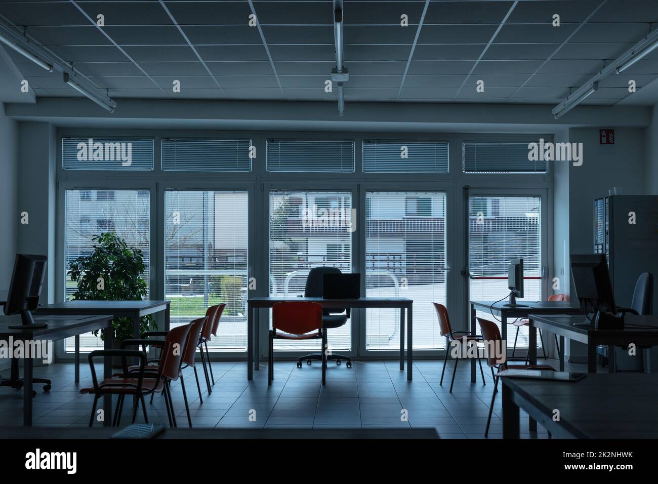 Empty office room during corona virus pandemic Stock Photo - Alamy