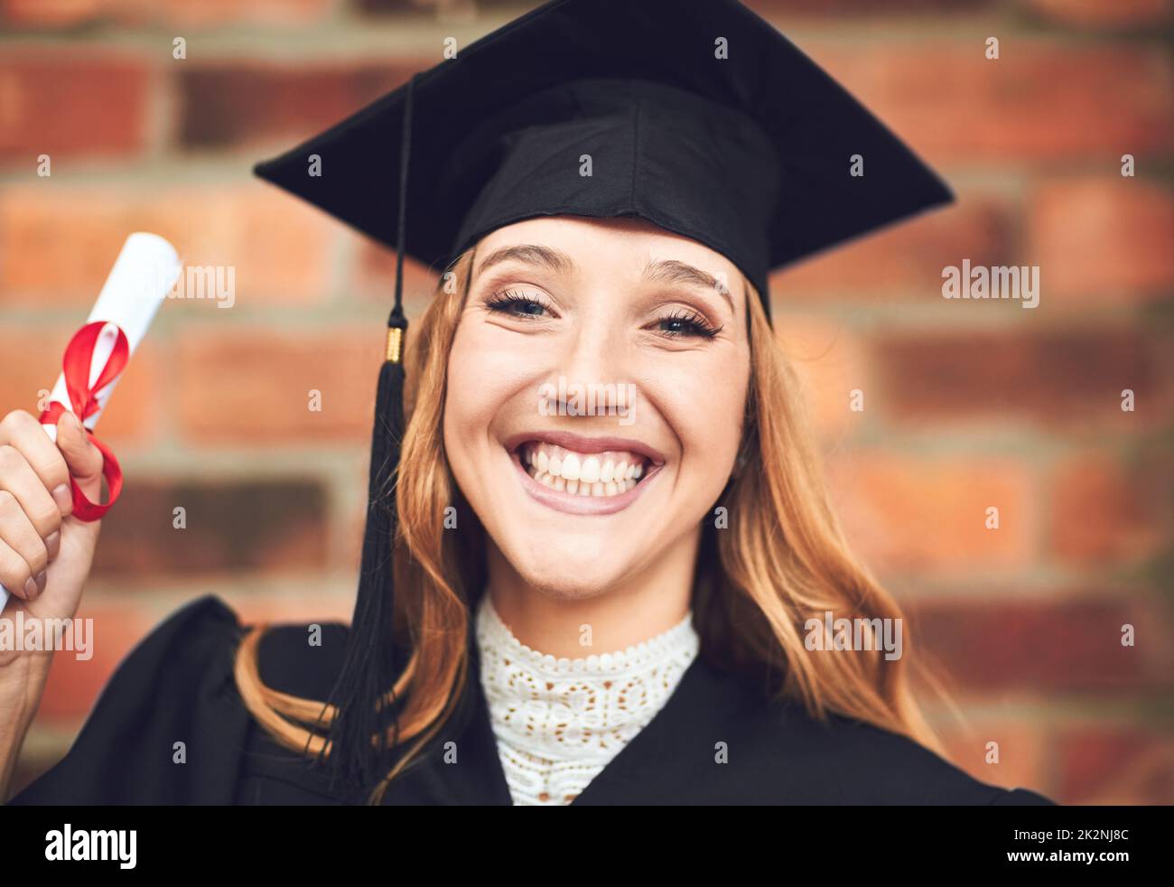 Young graduate hi-res stock photography and images - Alamy