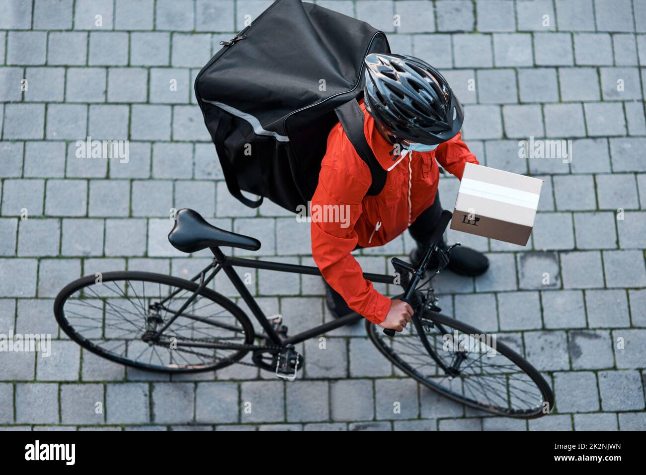 Bicycle delivery man hi-res stock photography and images - Alamy