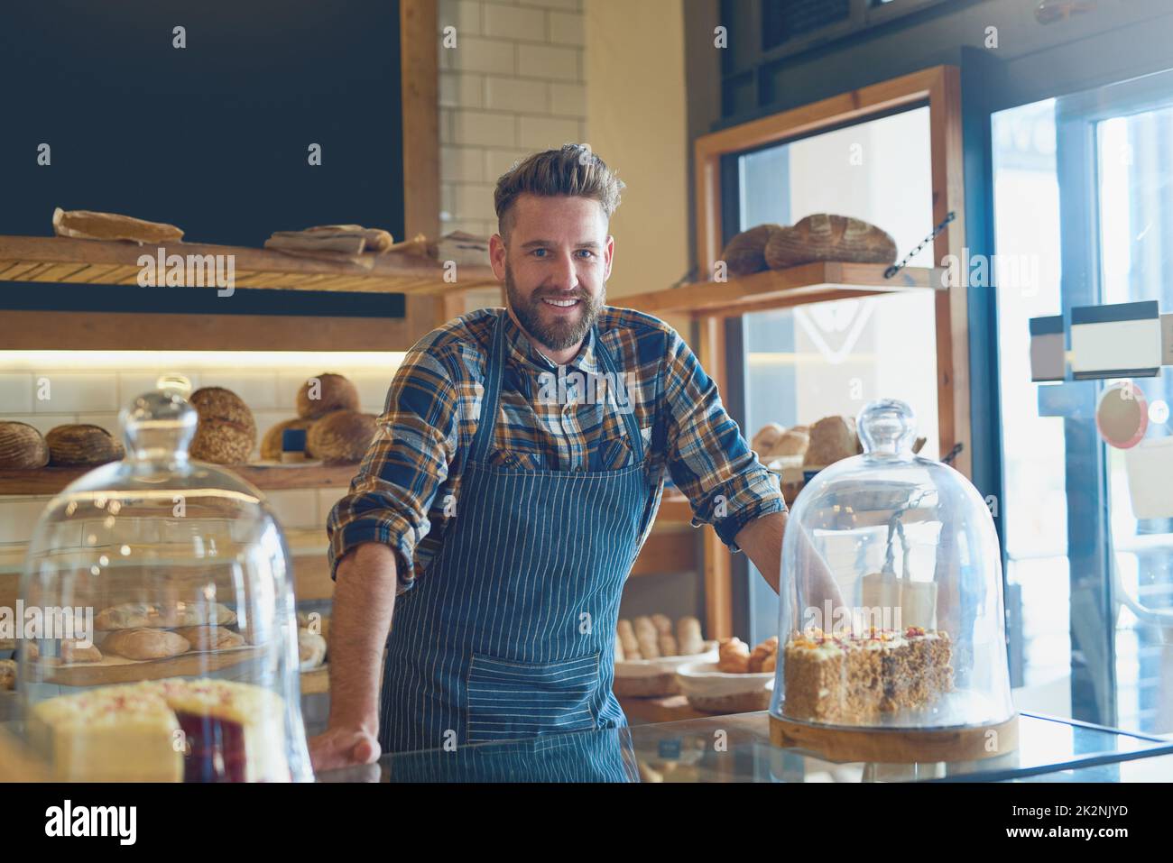 Behind counter in coffee shop hi-res stock photography and images - Alamy