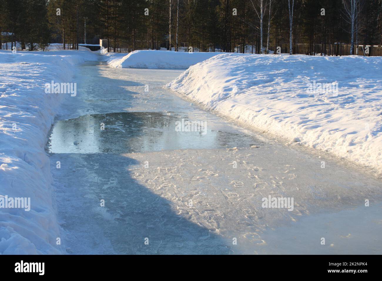 Melt melting melted snow hi-res stock photography and images - Alamy
