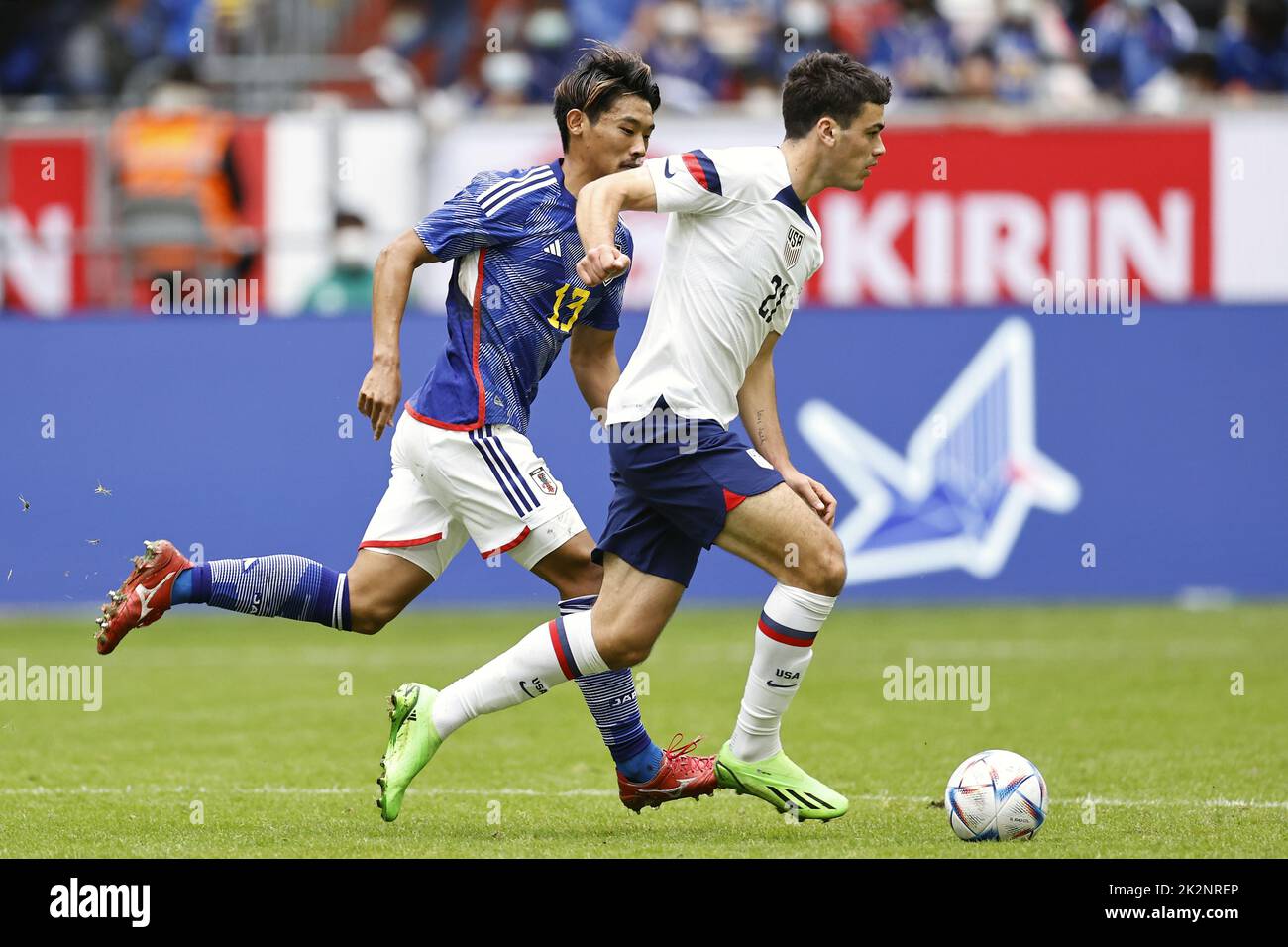 DUSSELDORF - (lr) Shogo Taniguchi of Japan, Gio Reyna of United States ...