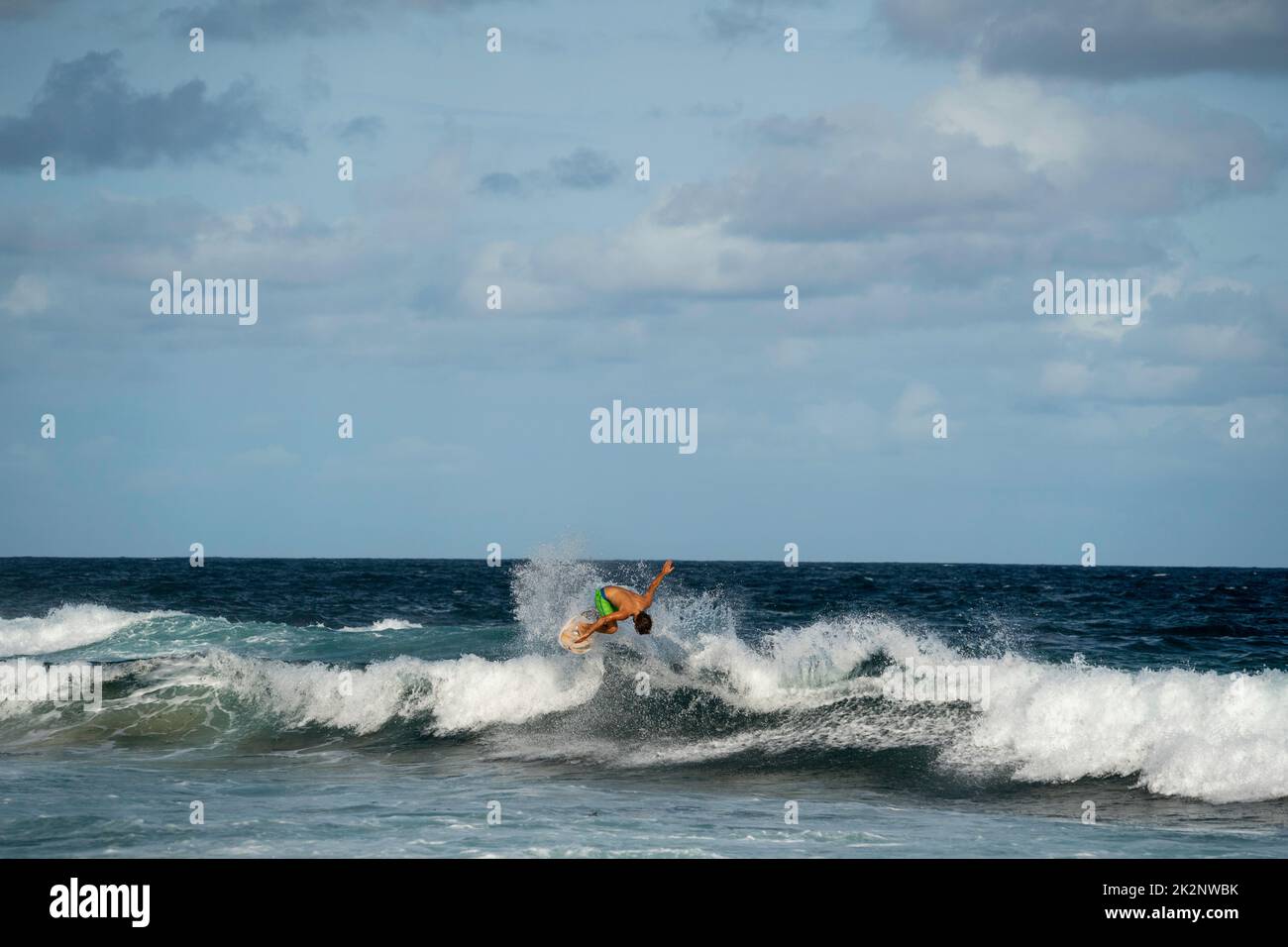 The surfer catching the wave, Sydney, Australia Stock Photo - Alamy