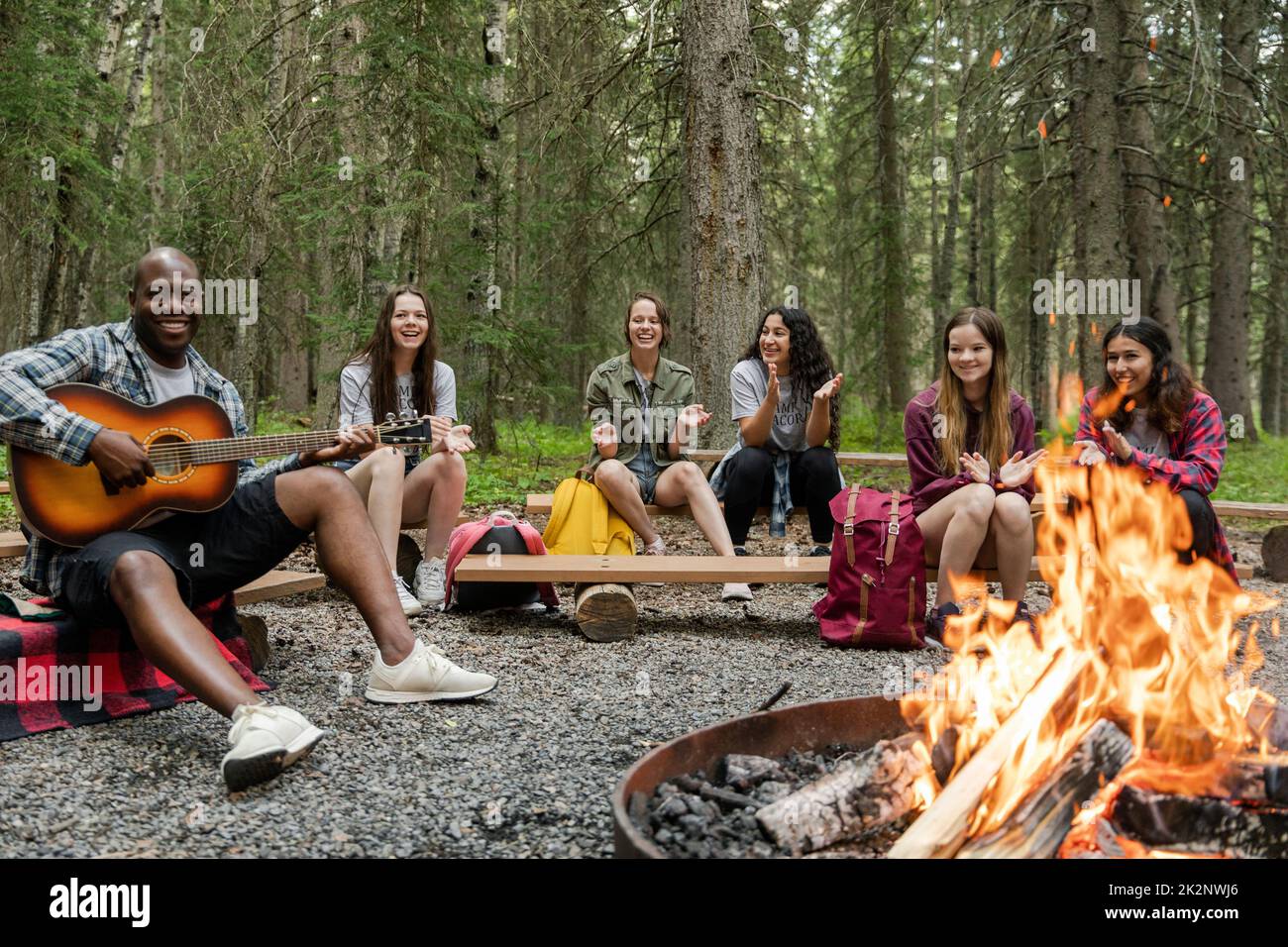 Teen play and clap hi-res stock photography and images - Alamy