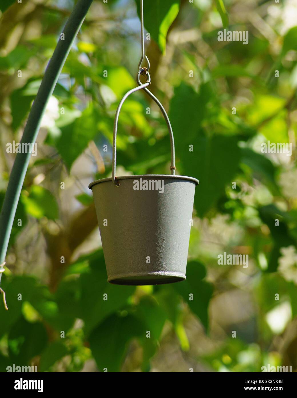 Bucket on rope hi-res stock photography and images - Alamy