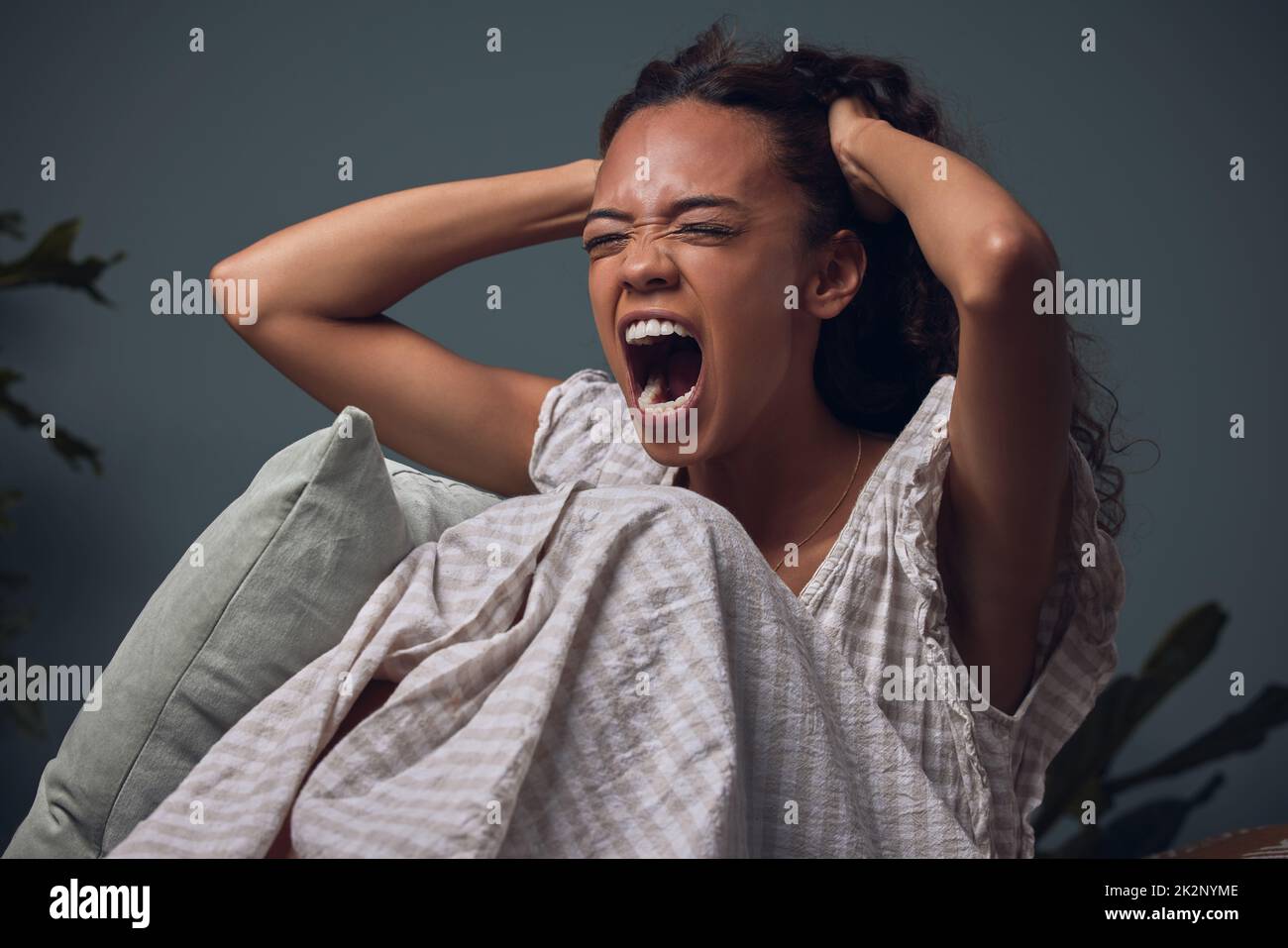 Frustrated young woman screaming hi-res stock photography and images ...