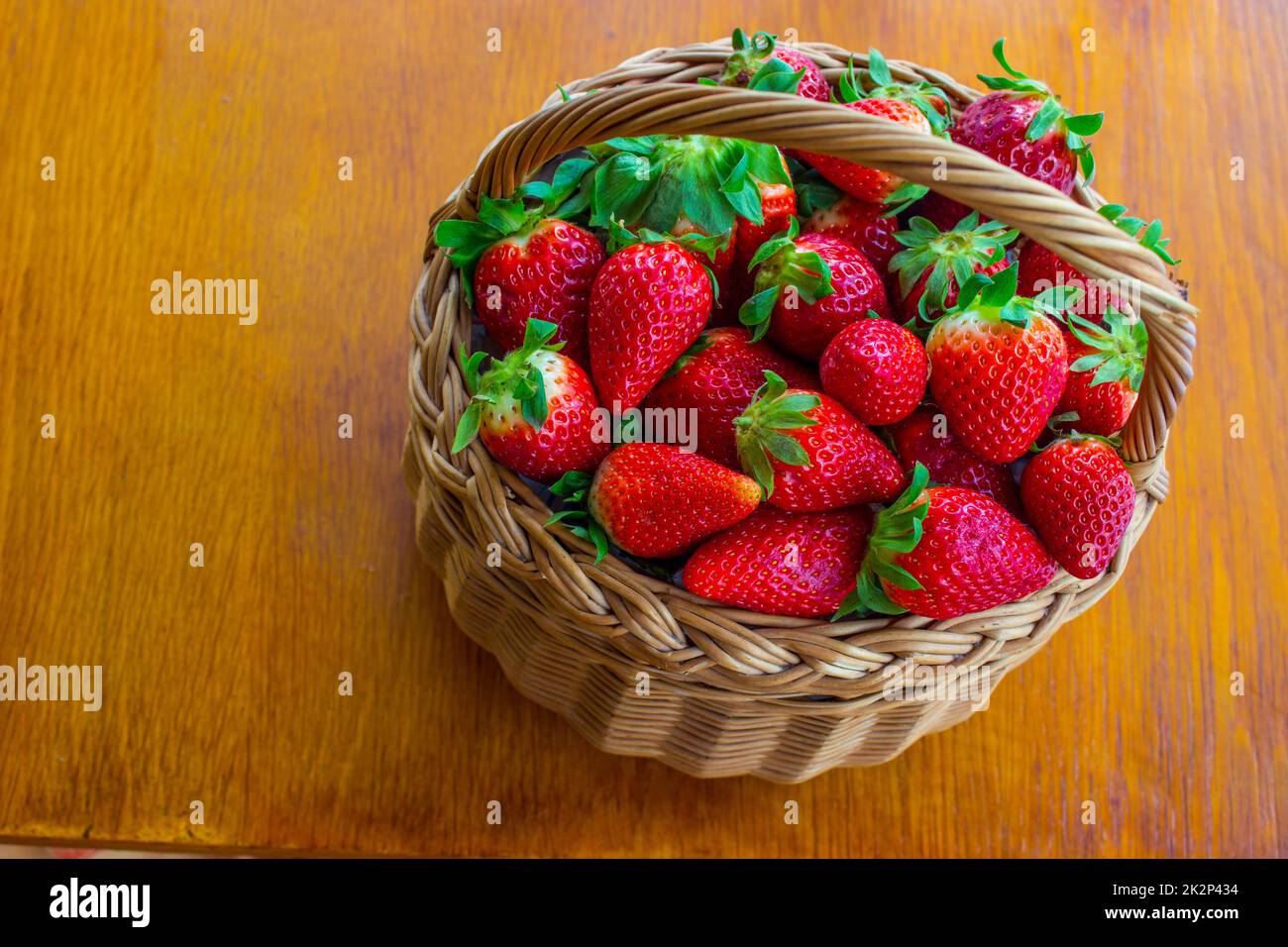 Basket fresh strawberries hi-res stock photography and images - Alamy
