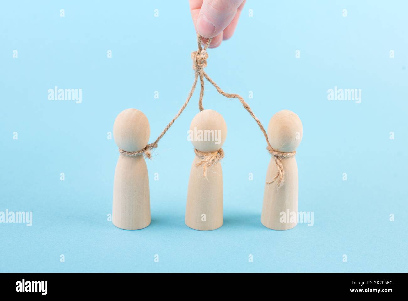 Holding and manipulating men with a string, brainwashing and ...