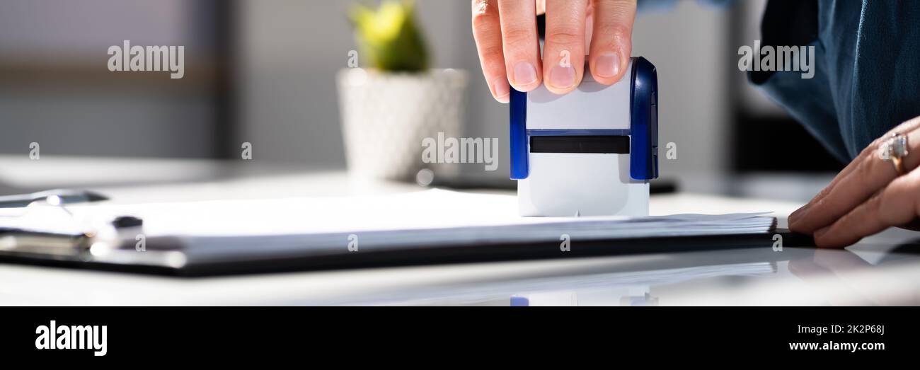 Public Notary Contract Document Stamp Stock Photo - Alamy