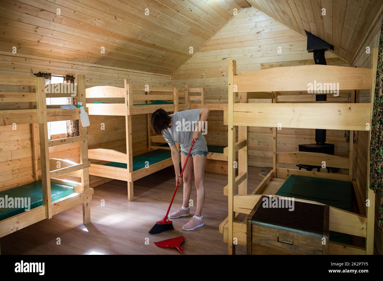 Child cleaning bed hi-res stock photography and images - Alamy
