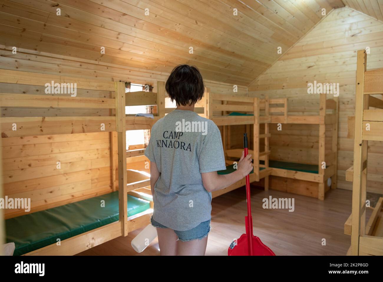 Child cleaning bed hi-res stock photography and images - Alamy