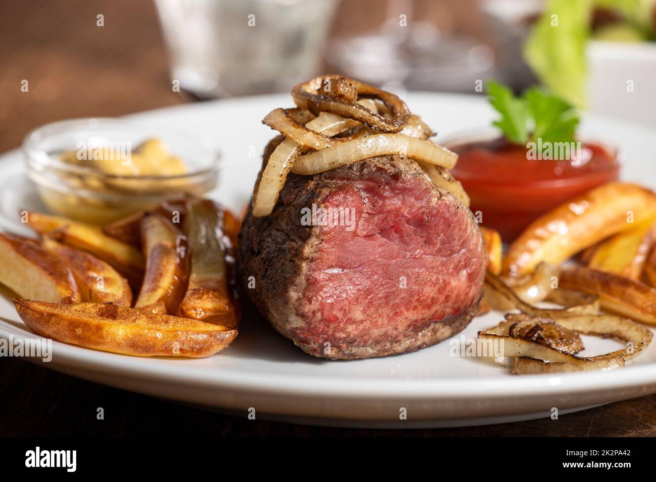 Luxury restaurant view steak hi-res stock photography and images - Alamy