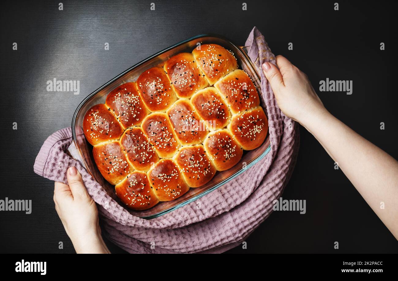 Baked sesame buns hi-res stock photography and images - Alamy