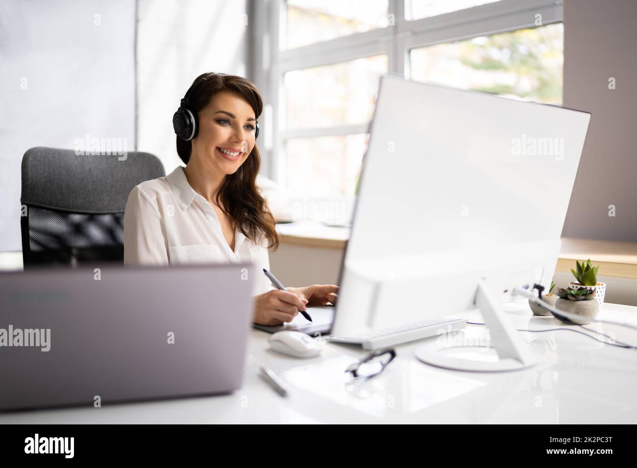 Video Conference Online Interview Business Call Stock Photo - Alamy