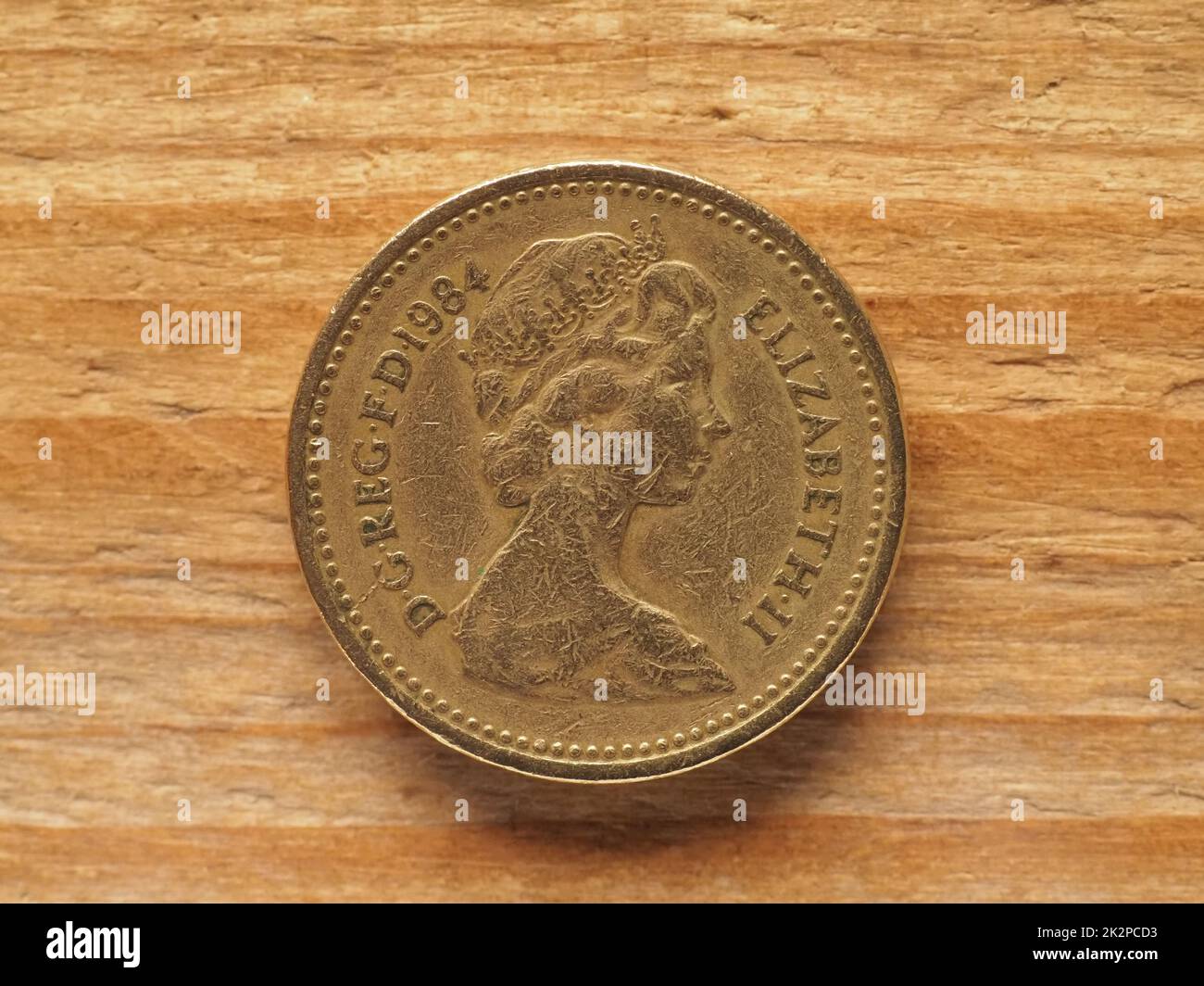 1 Pound coin, obverse side showing the Queen, currency of the UK Stock ...