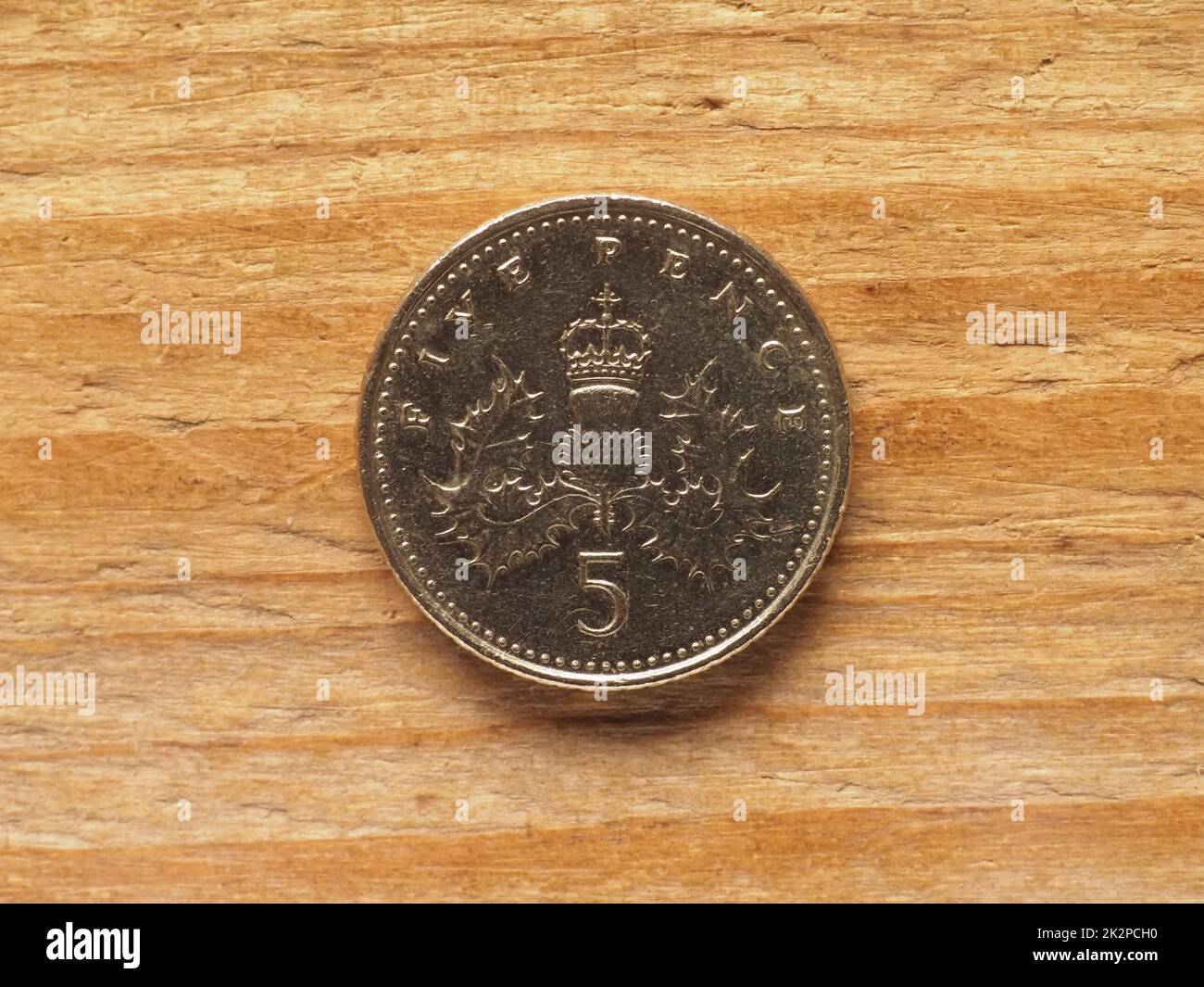5 pence coin, reverse side, currency of the UK Stock Photo - Alamy