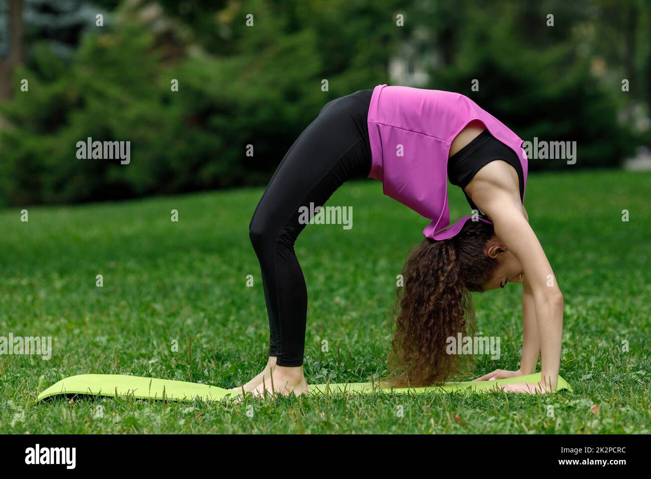 woman doing stretching exercises Stock Photo - Alamy