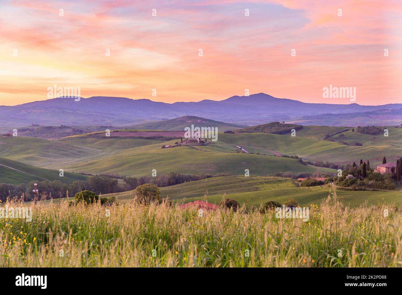 Rolling countryside views in italy hi-res stock photography and images ...