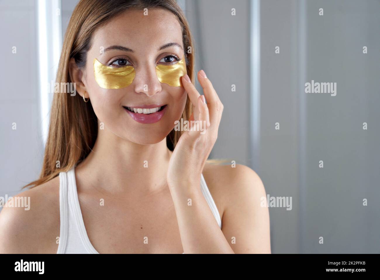 Woman aging eyes hi-res stock photography and images - Alamy